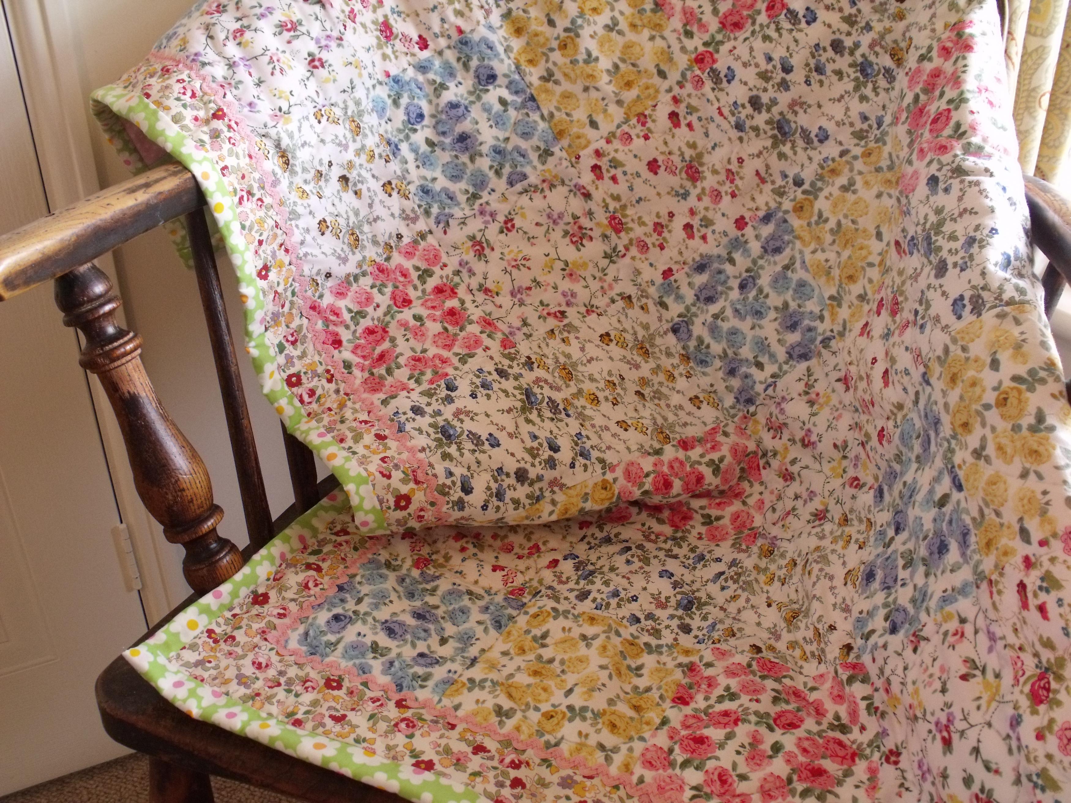 Patchwork Quilt Roses Modern Pink Green White Yellow Lap Quilt Baby ...